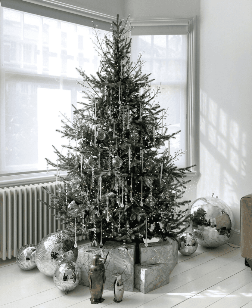 Christmas Tree Decorating Ideas + Trends for 2024 - Jenna Sue Design