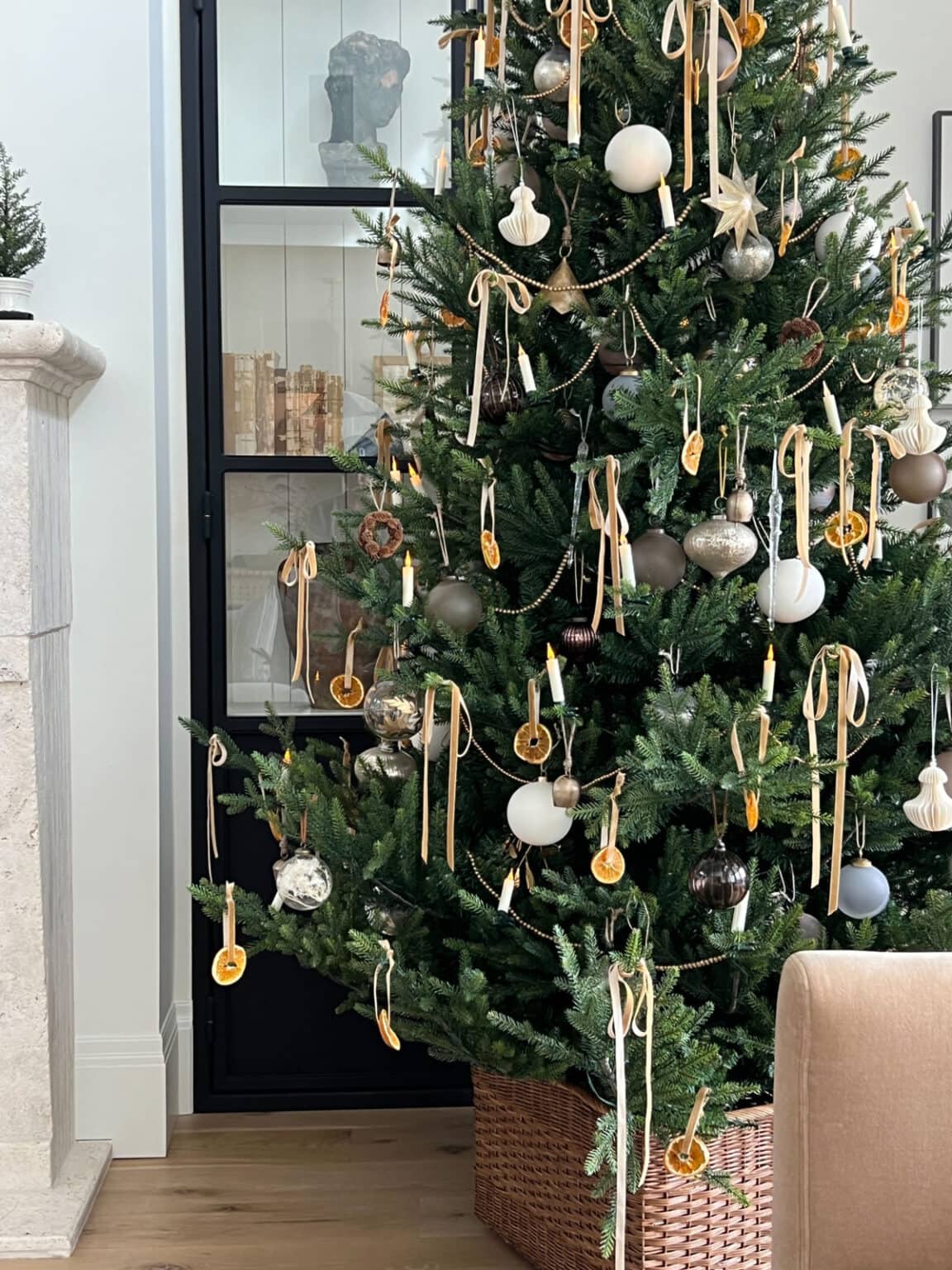 Christmas Tree Decorating Ideas + Trends for 2024 - Jenna Sue Design