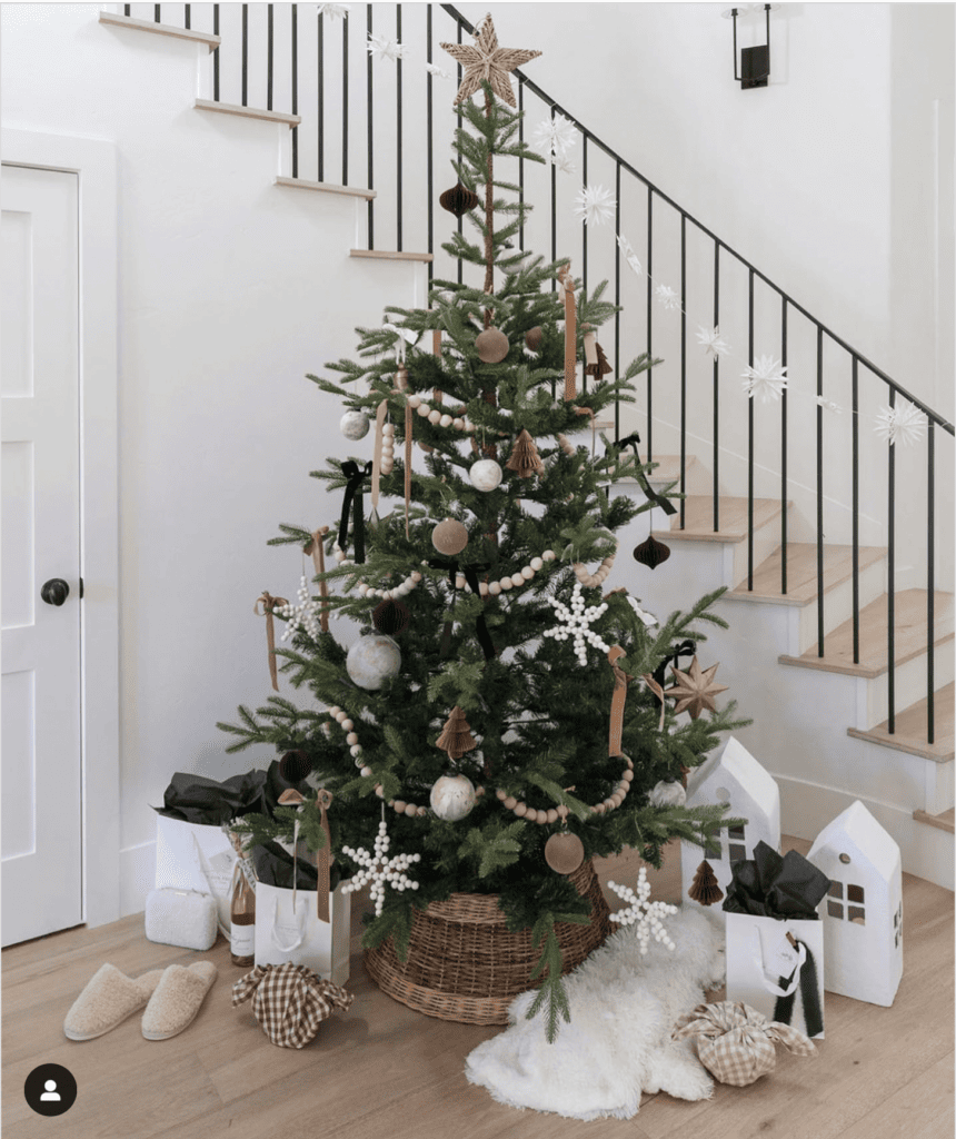 Christmas Tree Decorating Ideas + Trends for 2024 - Jenna Sue Design