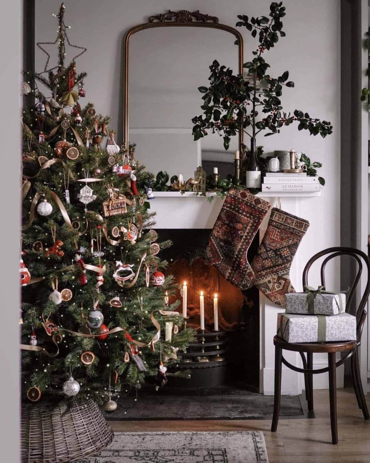 Christmas Tree Decorating Ideas + Trends for 2024 - Jenna Sue Design
