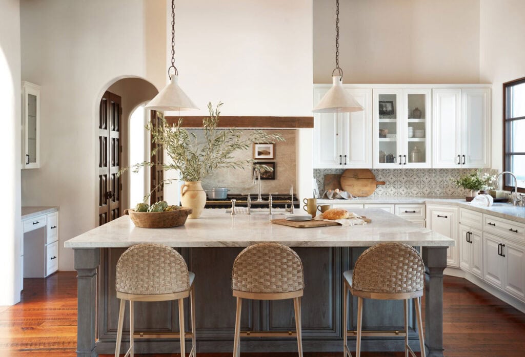 The Modern Spanish Style Home: Interior Design + Decor Ideas - Jenna ...